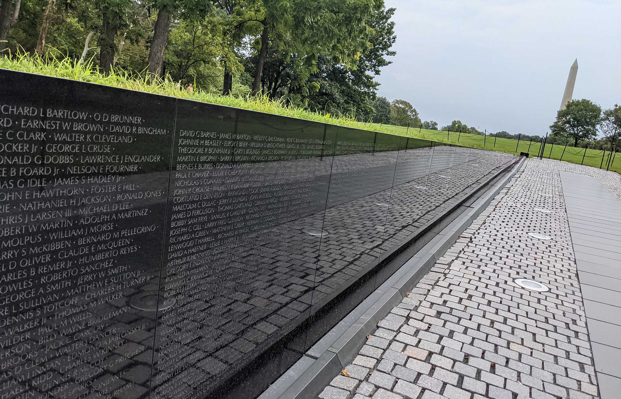 The Vietnam Veterans Memorial Enables Audiences to Connect with a ...